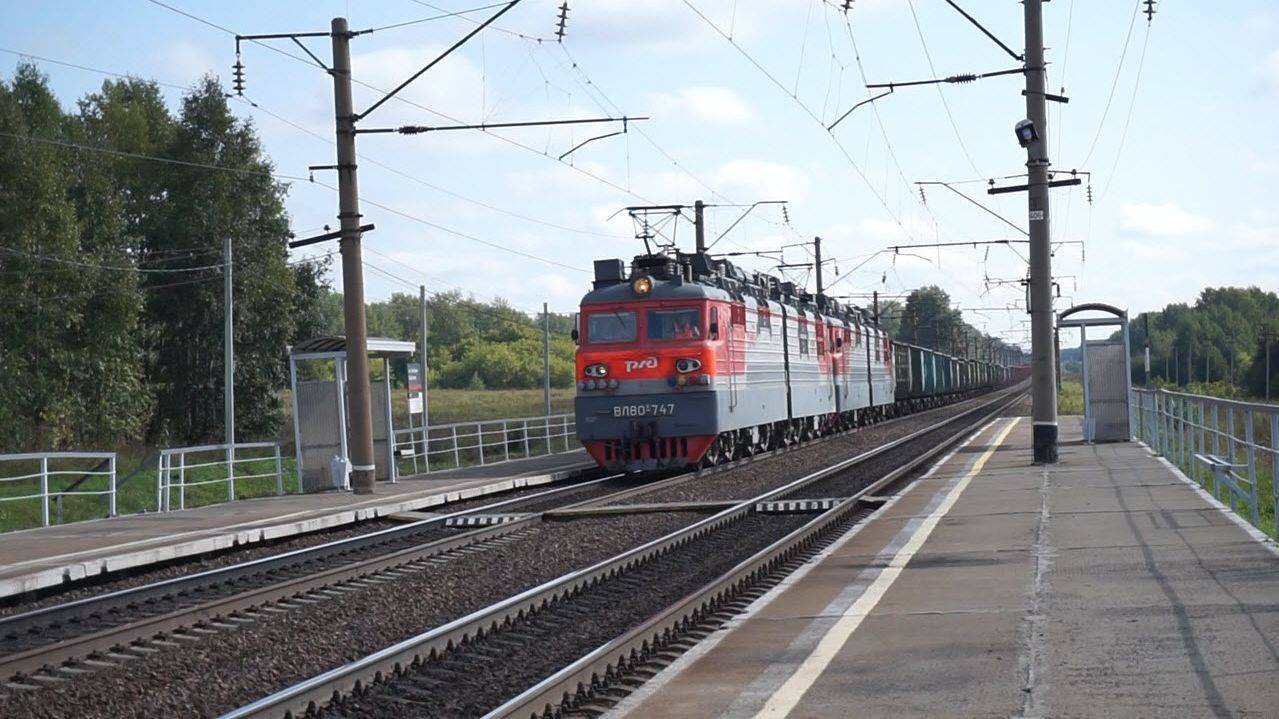 Электровозы ВЛ80С-747 и ВЛ80С-100