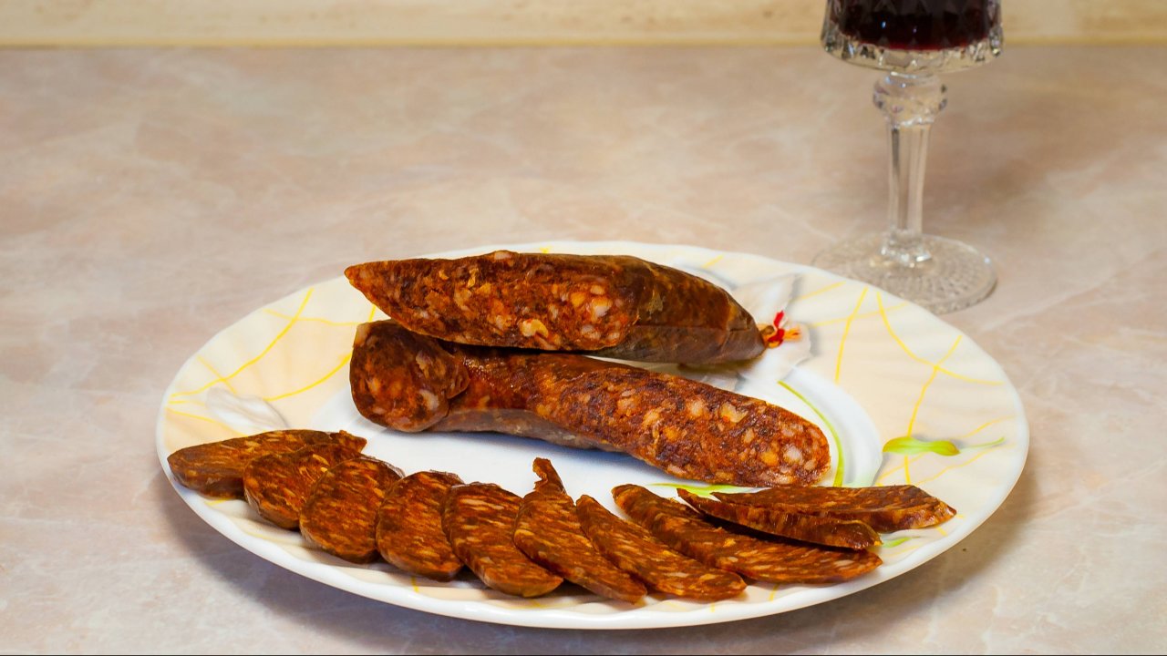 Сыровяленая колбаса Чоризо сладко острая от Одессита — секреты вкуса
