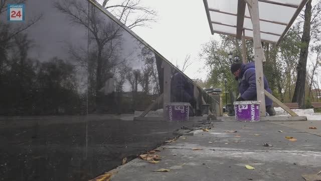 В новый гранит "одевается" подножие монумента воинам-победителям в Парке Победы Абакана