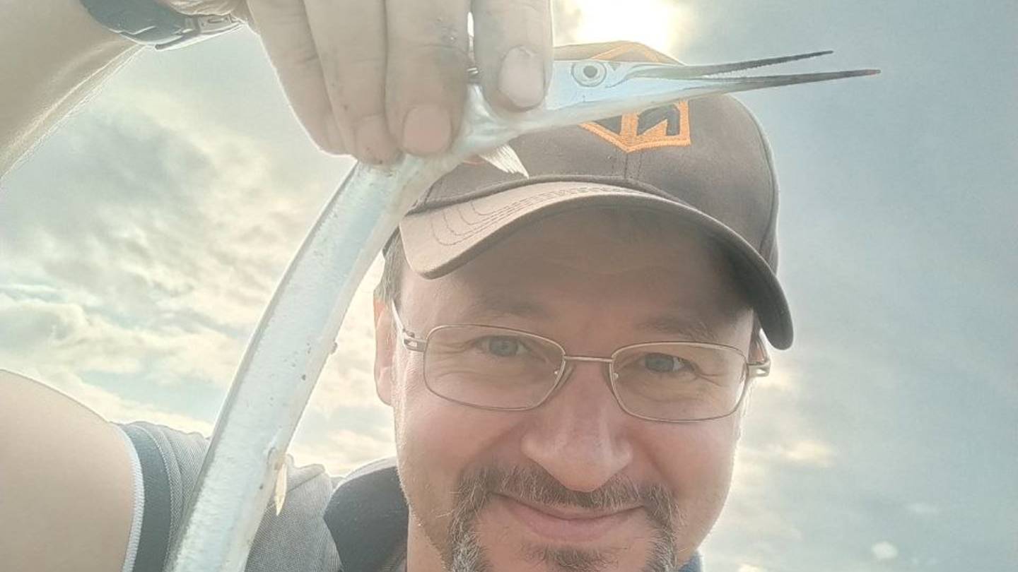 Рыбалка в Крыму! Сарган ! путешествие из Москвы и знакомство с крымскими рыбаками!