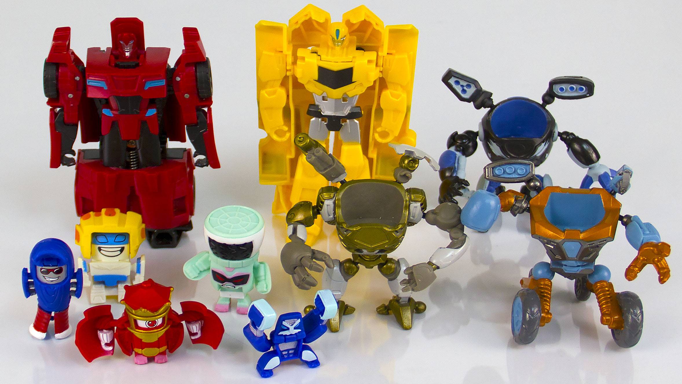 Ботботы в костюмах Ready2robot напали на Автоботов Трансформеров. Мультики для детей.