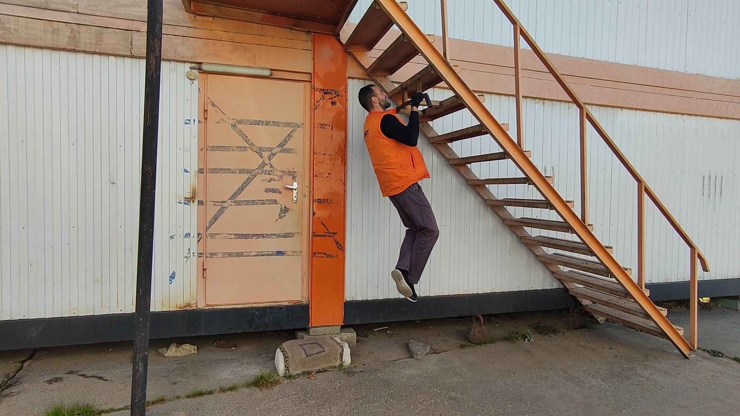 ПОДТЯГИВАНИЕ НА ТУРНИКЕ