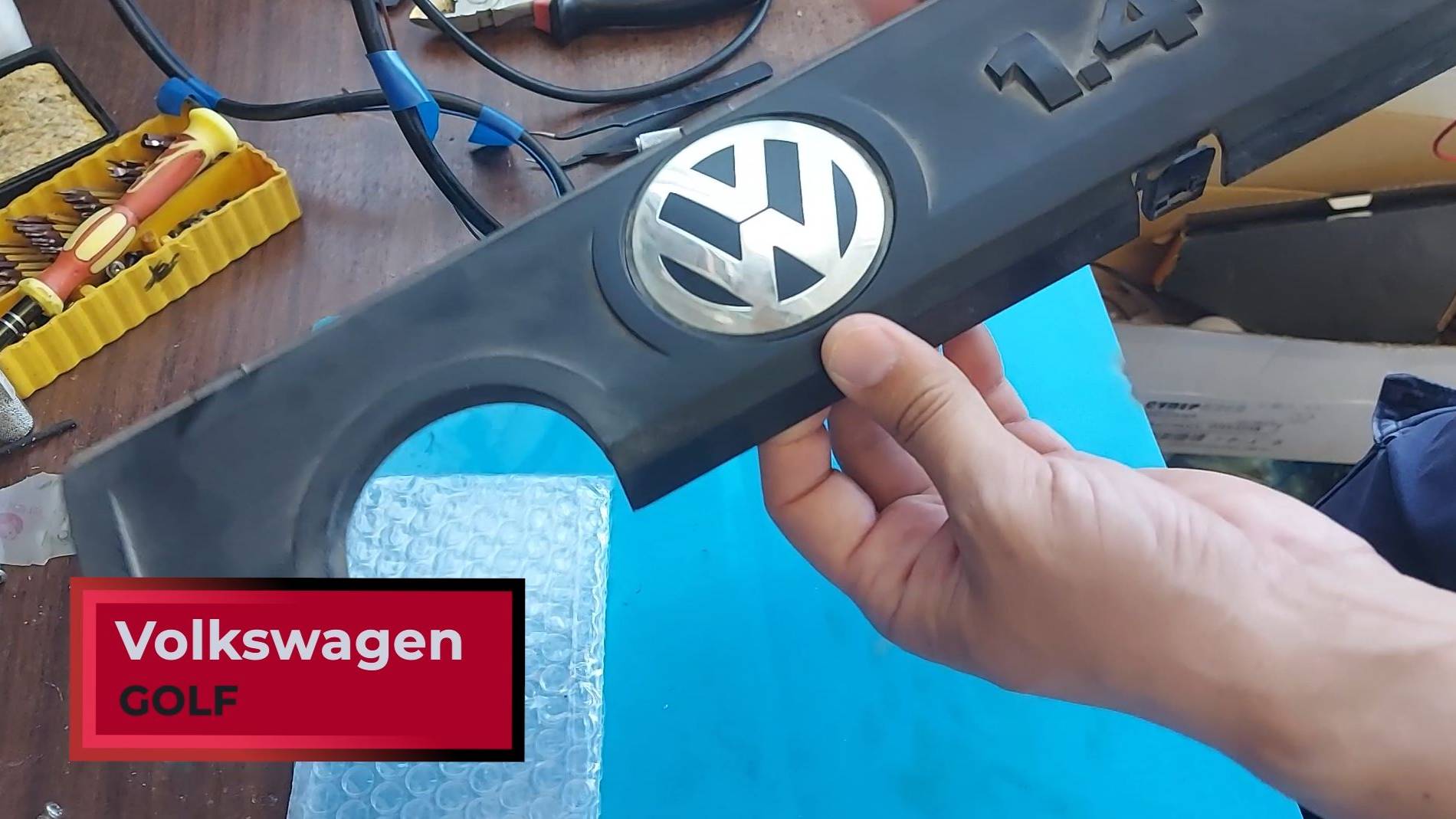 Ремонт крепления крышки двигателя на автомобиль Volkswagen GOLF