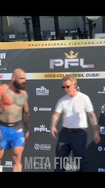 Готовы ПОРВАТЬ друг друга! Рахмани и Трабелси провели дуэль взглядов перед боем на PFL в Дубае