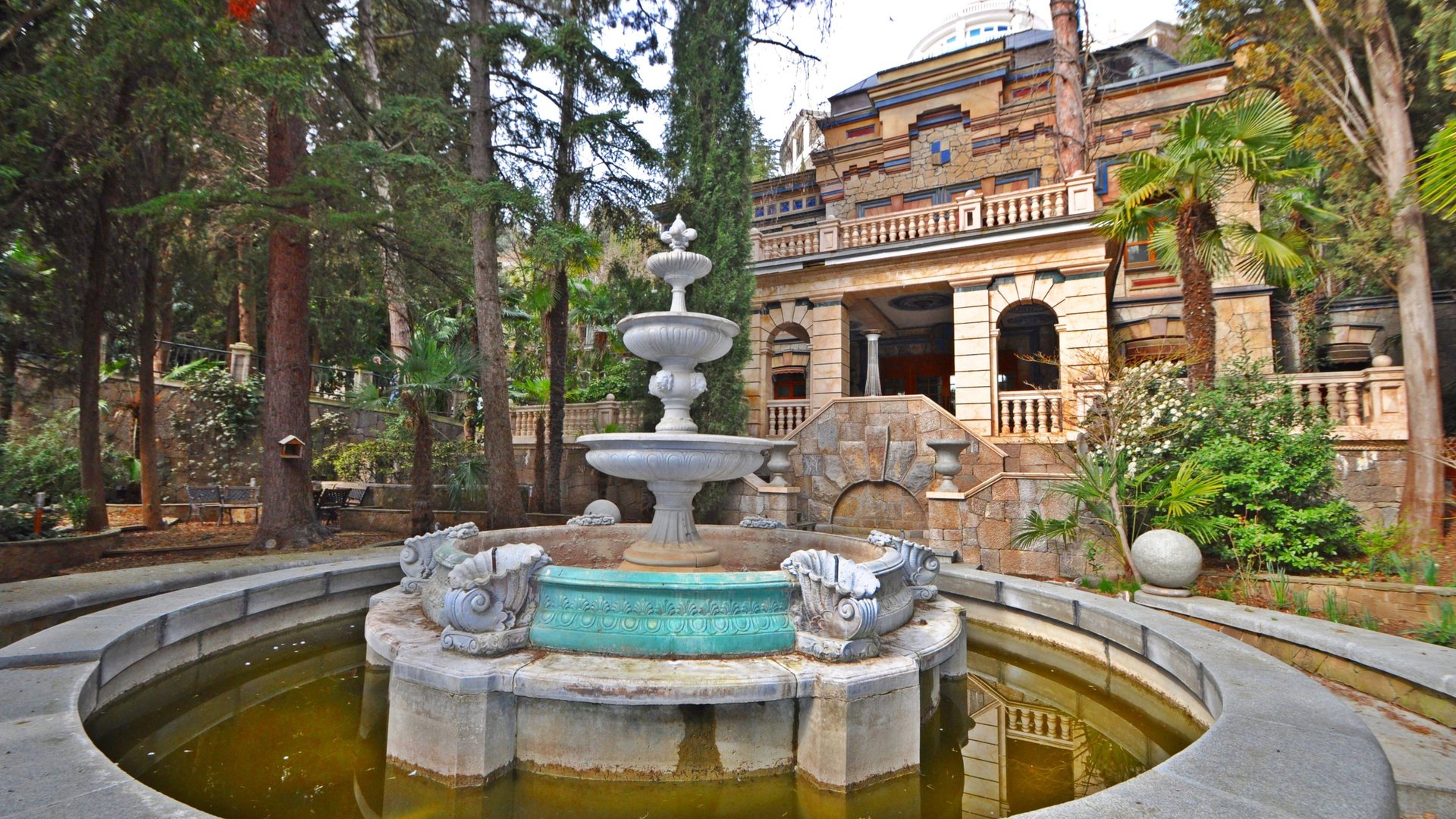 Обзор особняка в центре Ялты на ул. Павленко в продаже