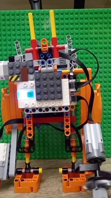 я и робота !делаю!