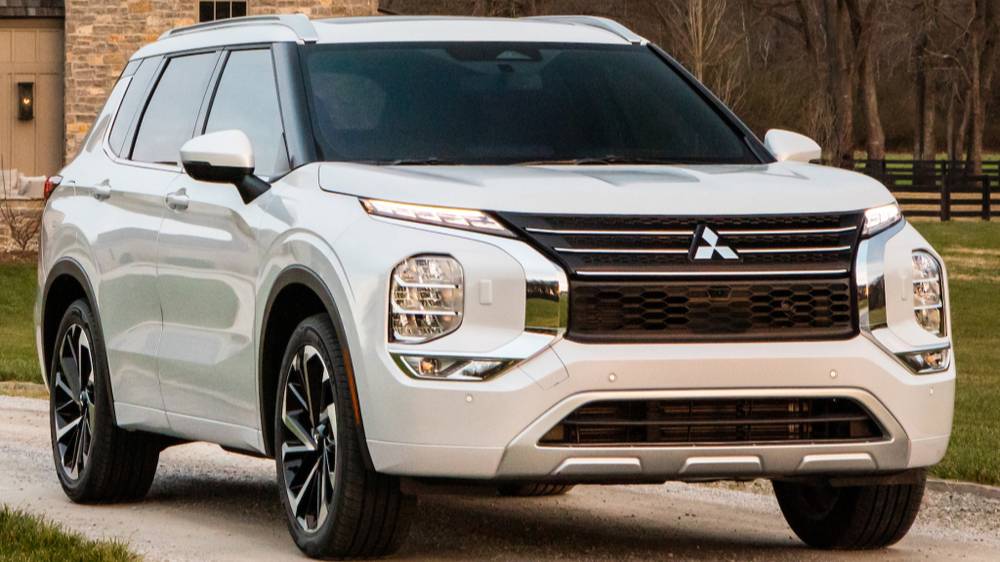 Автошторки Laitovo. Видео установки на Mitsubishi Outlander 4G