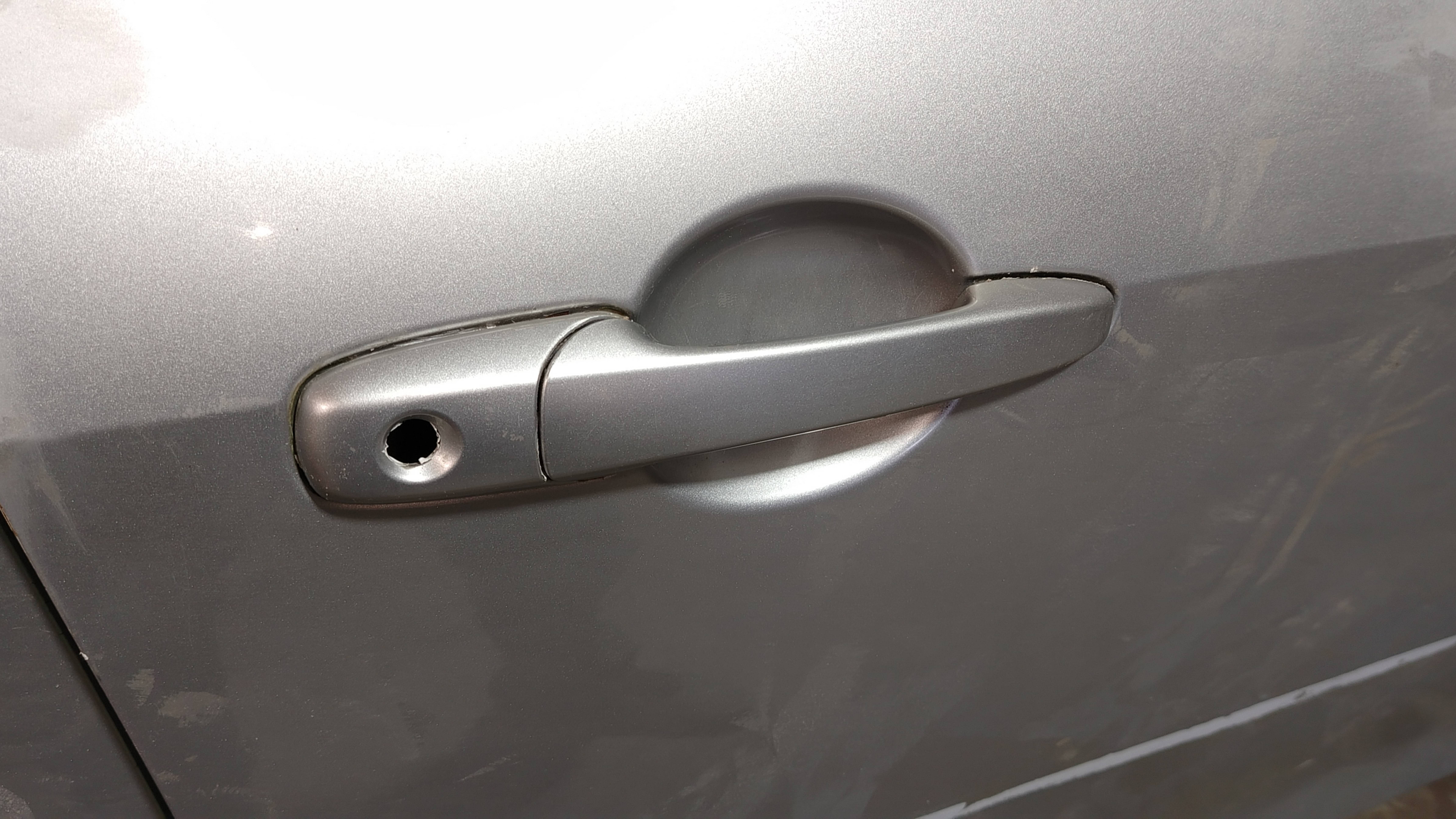 Как снять ручки передних и задних дверей Mazda Demio 👍