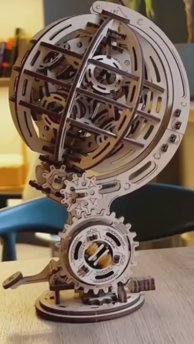 Кинетический глобус от EWA это классный настольный декор!