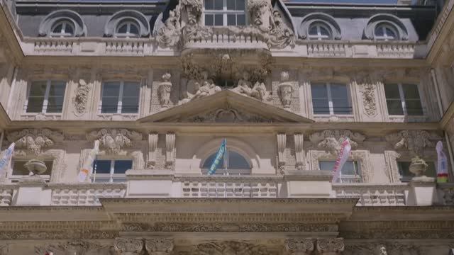 Показ коллекци Namesake весна-лето 2026