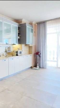 Цена квартиры в Геленджике 43 млн.р. Трёхкомнатная на пер.Изумрудном на пересечении с ул.Лазурной.