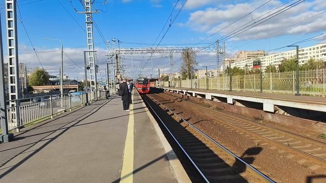 Электропоезд ЭД4М СПб Витебский — Посёлок, станция Проспект Славы, прибытие