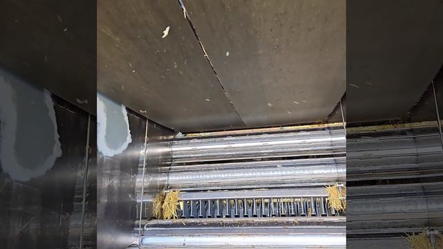 Новый, ленточный пресс-подборщик на племзаводе "Дружба" в Кошкинском районе