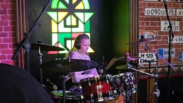 Dram karaoke 05.10.25 Dram family 5 лет
Сотникова -Улетай на крыльях ветра