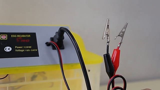 Инкубатор HHD 96 автоматический 220В/12В от сети и аккумулятора на 96 яиц YZ-96-12V