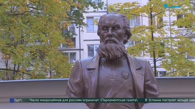 Школа будущих космонавтов: во дворе школы №521 появился бюст Константину Циолковскому