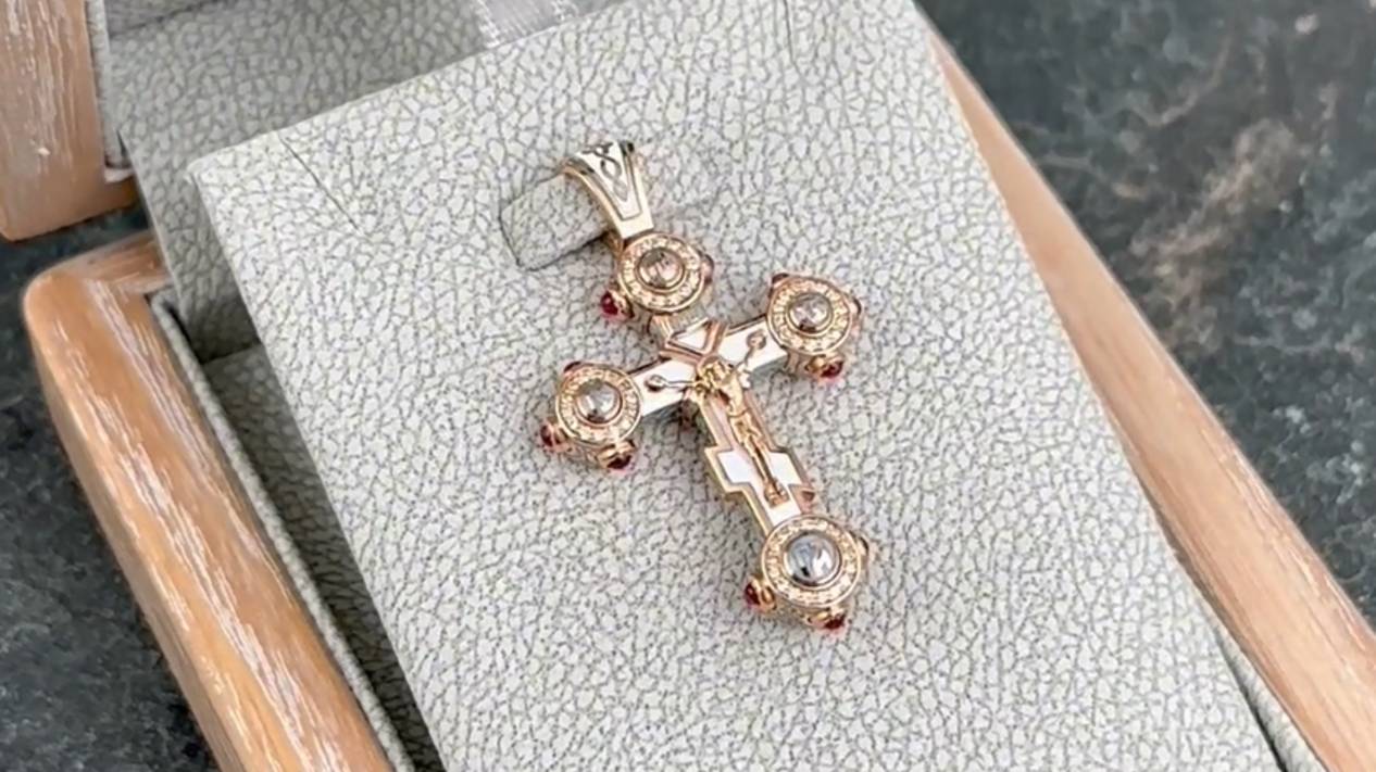 Русский православный нательный крест с бриллиантами и рубинами