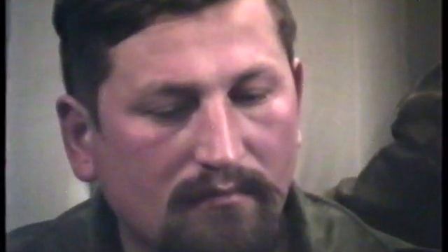 "Далеко от дома, посреди барханов..." Песня об Афгане, поют пограничники. 1994г.