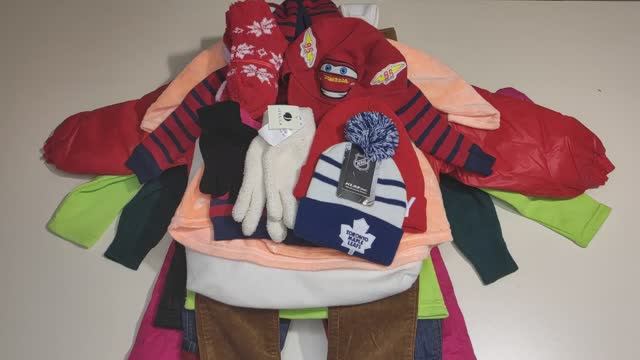 Лот 976 Себ ть 300р  Сток детский  микс Таргет Канада  цена 1650 руб кг 4кг 22ед