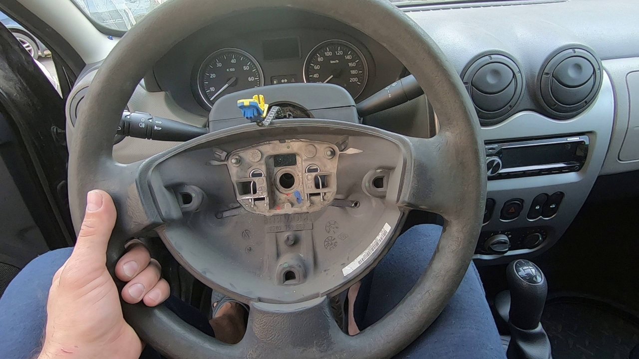 Снятие руля Renault Sandero 1