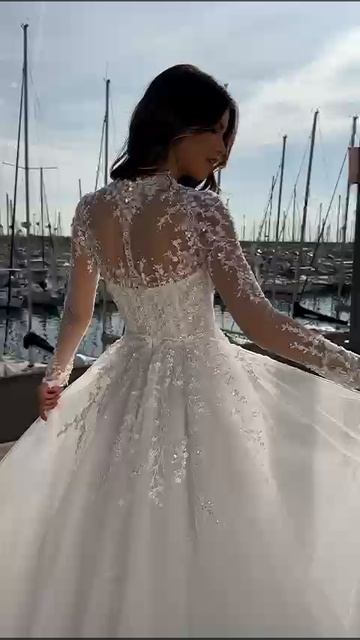 Эффектное свадебное платье с кружевом и рукавами Оззи