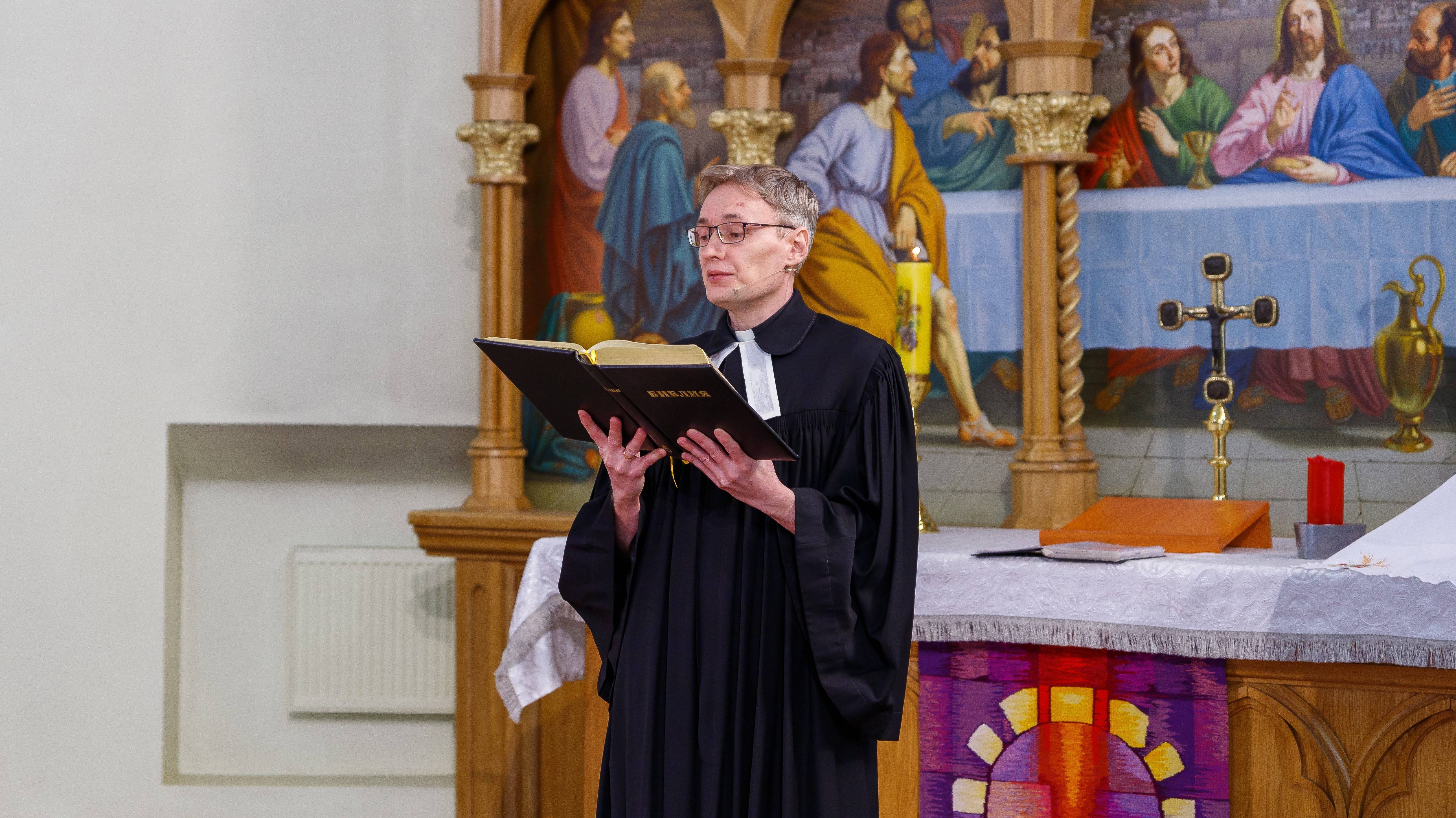 О значении Девы Марии в лютеранстве рассказывает пастор Николай Демонов