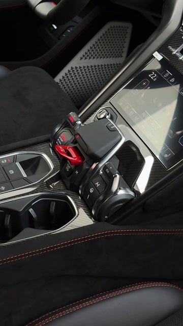 Новое поступление: новый Lamborghini Urus Performante