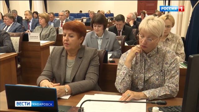 Взнос на депортацию, запрет работы в доставке и другие меры: вопросы миграции обсудили в думе края