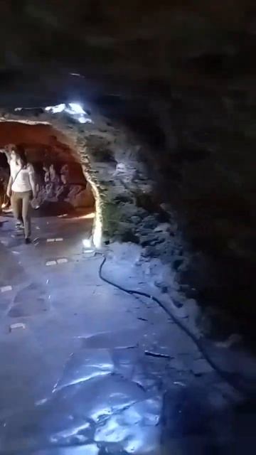 Скальные гроты, пещеры дюденского водопада. Руины с мегалитами древней цивилизации гигантов. Анталья