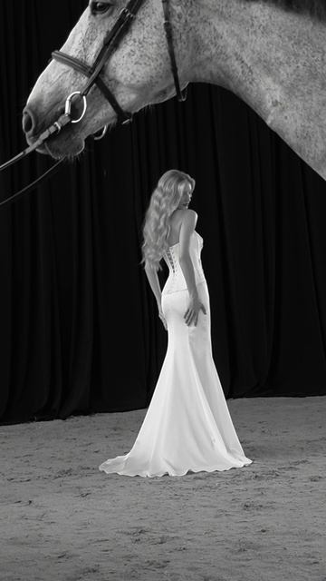 Свадебное платье Овер из коллекции «Freedom» 2026 от Marry Mark Minimalism