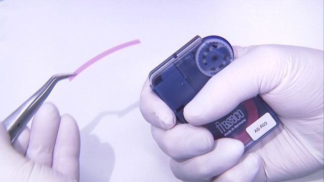 Реставрация (14 часть, дозатор абразивных полосок Frasaco для финишной обработки и полировки)