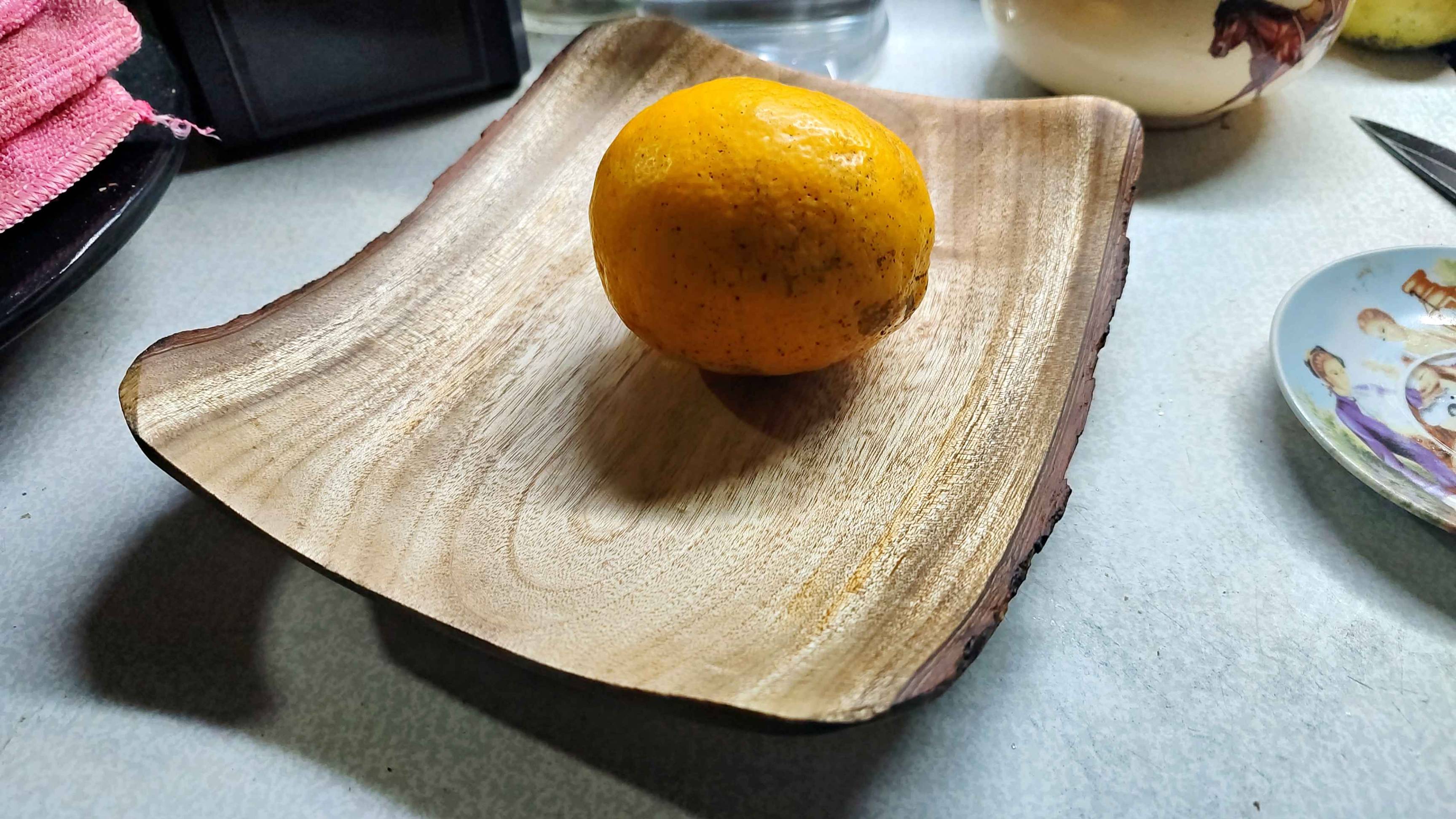 Поиск блестящего покрытия для дерева.