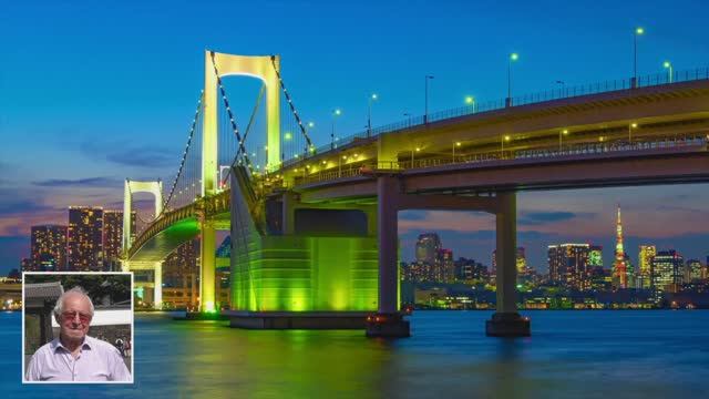 Почему мост называется Радужным, если он однотонный?