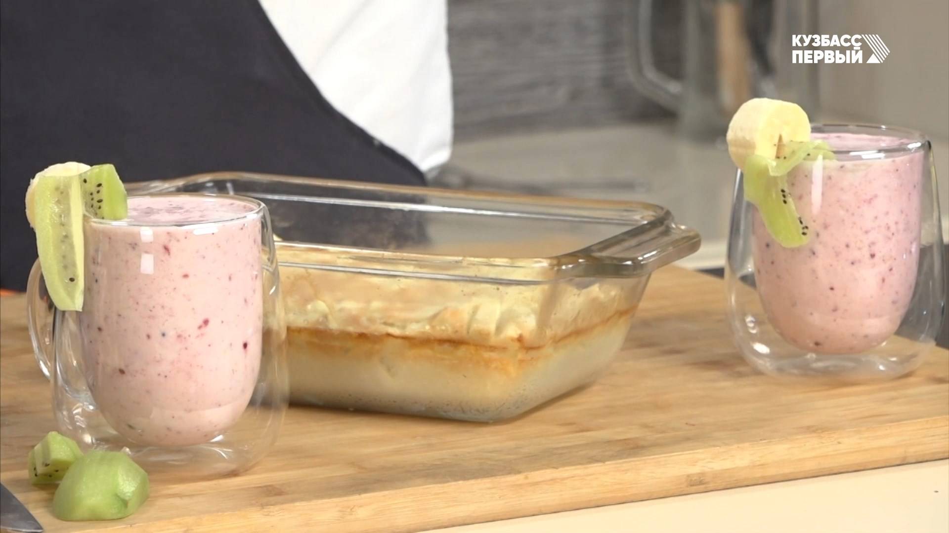 Готовим с Дикраном. Сладкий омлет с яблоками и смузи с овсянкой