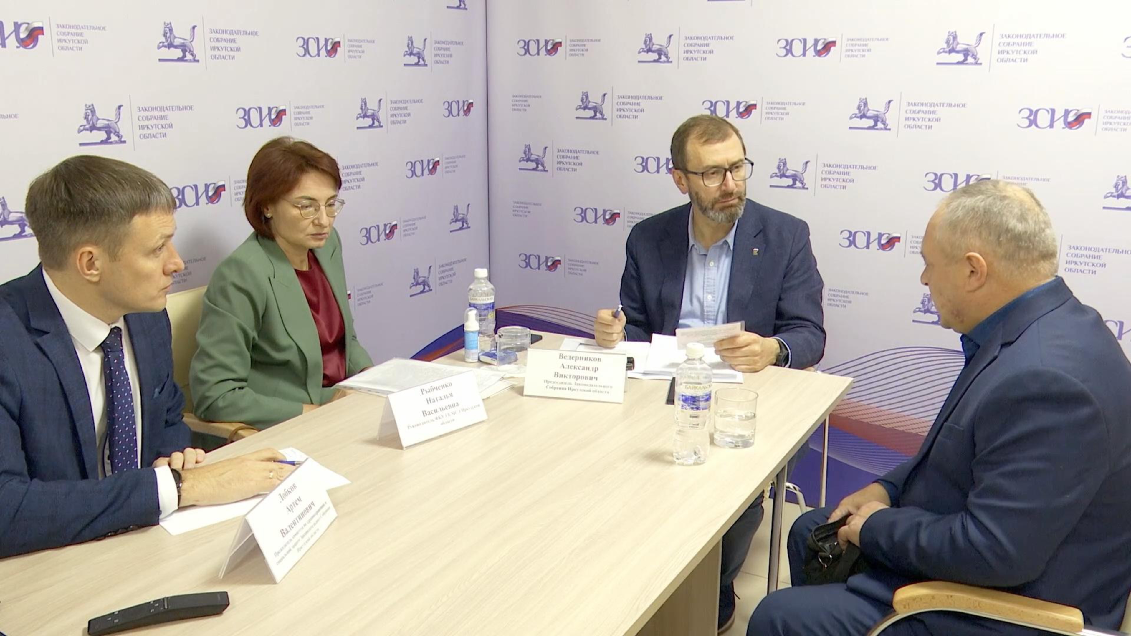 Единый день приёма: Александр Ведерников на связи с участниками СВО