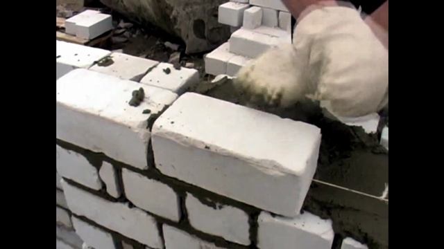 Технология забутовки стен с использованием силикатного кирпича