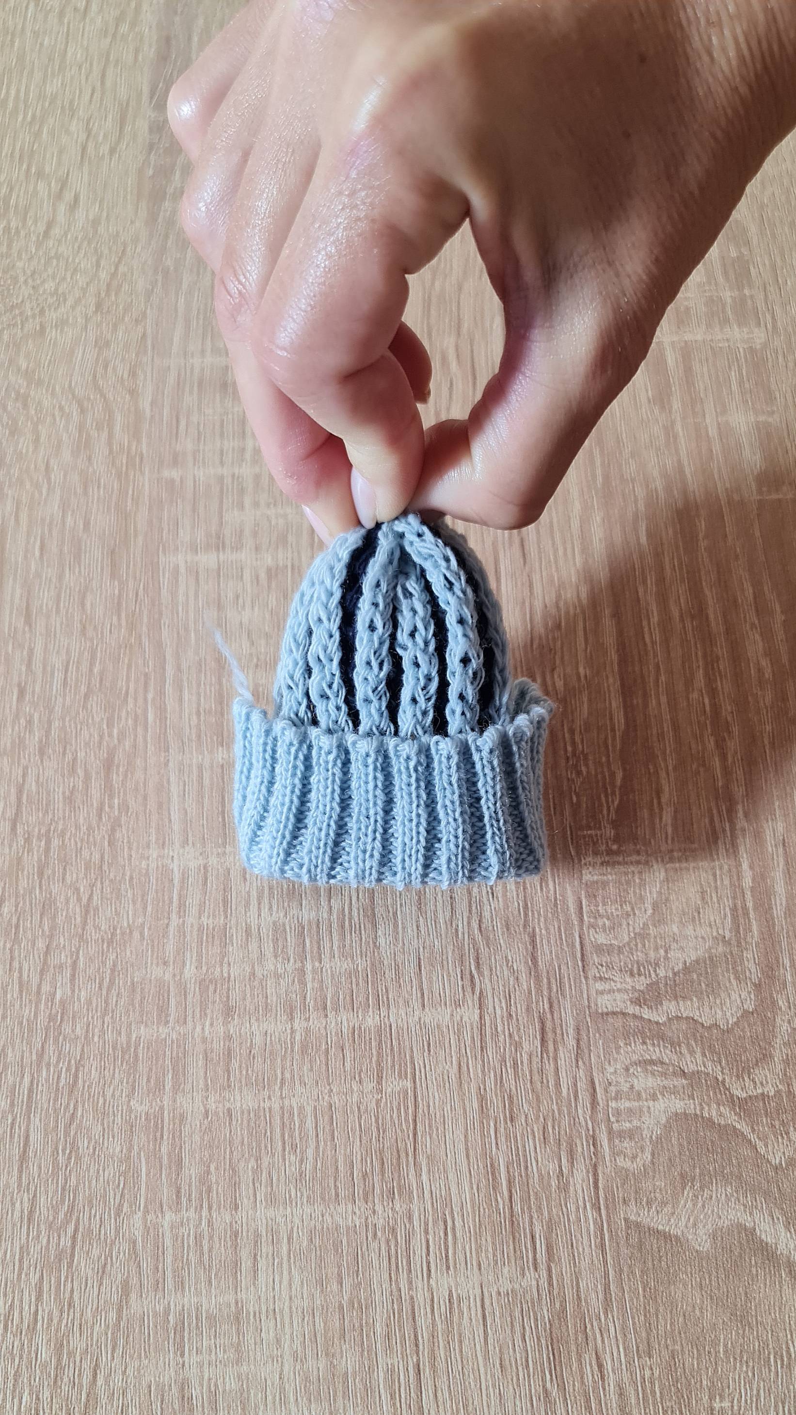 Интересная идея для шапки / Бриошь 2х2