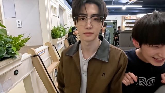 ENHYPEN на шоу «EN-O'CLOCK» Найди короля (Часть 1), эпизод 104