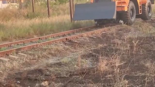 Локомобиль СТАНИСЛАВ-705 (маневровый локомотив на комбинированном ходу)