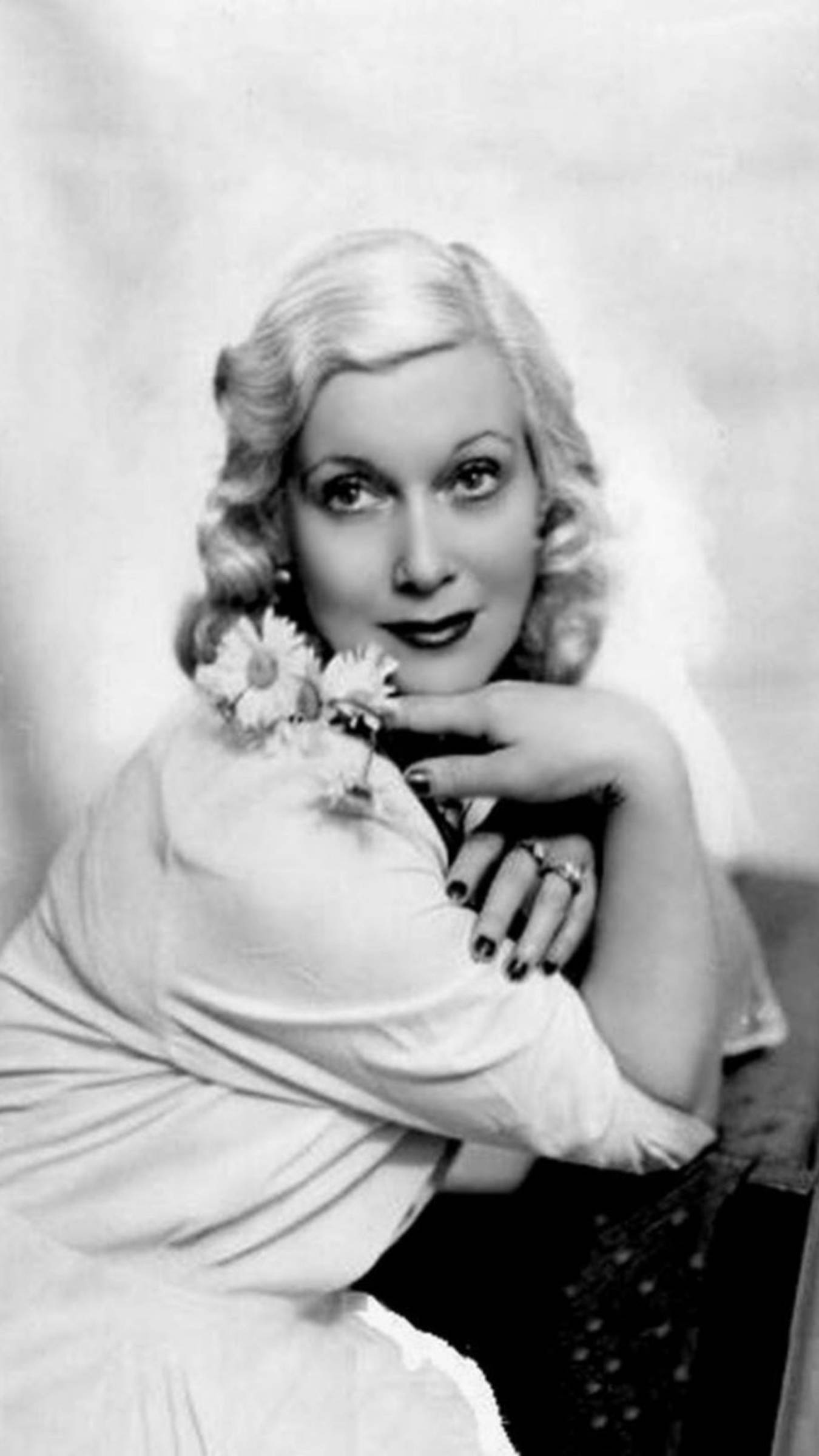 Оживление фото в стиле Любови Орловой!