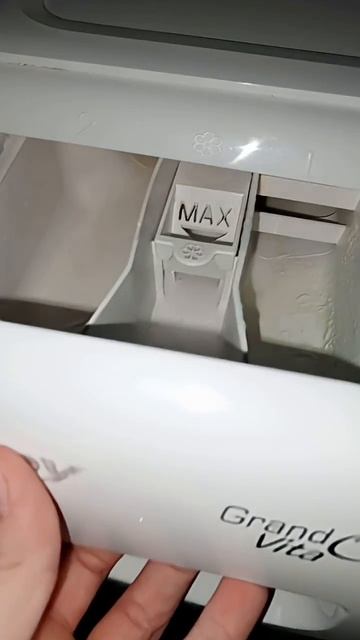 как он сюда скачался? MAX #юмор #смех #max