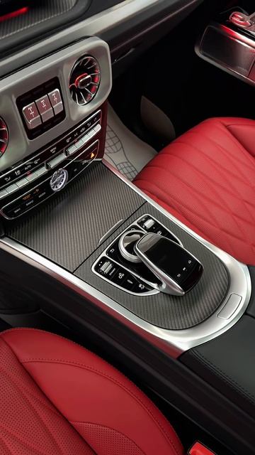 В наш автосалон поступил G63 4x4²! Подробнее об этом гиганте в видеообзоре на нашем канале