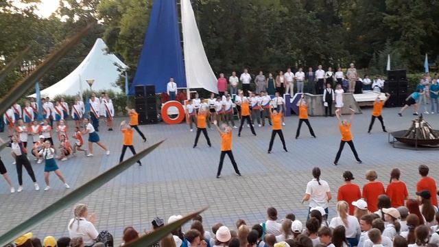 Круто танцуем, классно поём, в лагере Звёздном дружно живём. Детский лагерь Орлёнок, праздник