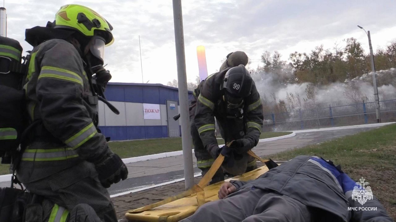 Обмен опытом и отработка навыков: масштабные пожарно-тактические учения прошли в Хабаровском крае