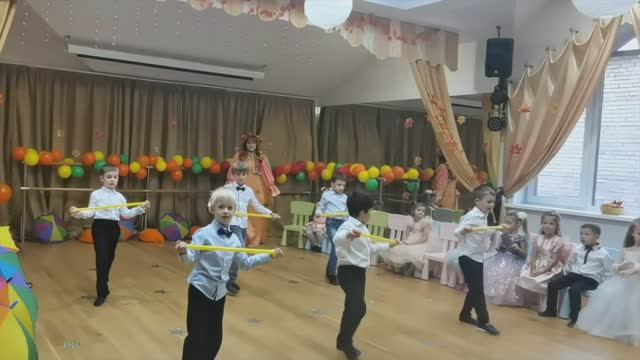Простой танец для мальчиков с тростью на осенний праздник