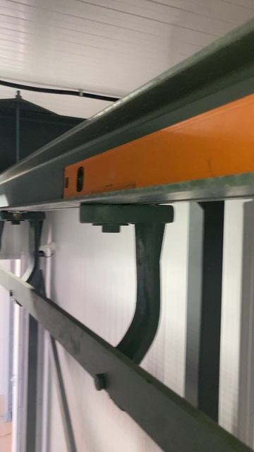 Уровень полосового пути в холодильных камерах