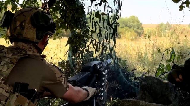 Расчет АГС-17 "Пламя" в тандеме с крупноколиберным пулеметом.