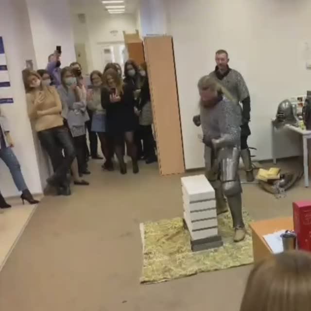 Рыцари в офисе, поздравление девушек с 8 марта.