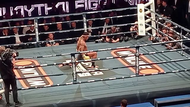 Буакав Банчамек совершает "Вай Кру Рам Муай" (Муай-тай).mp4