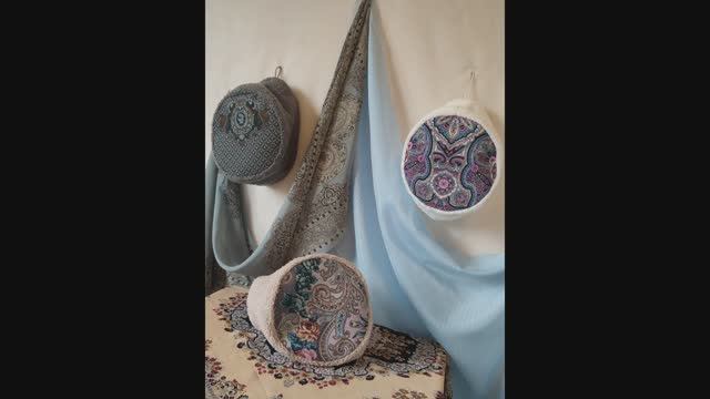 Зимние, стилизованные под кубанку, шапочки